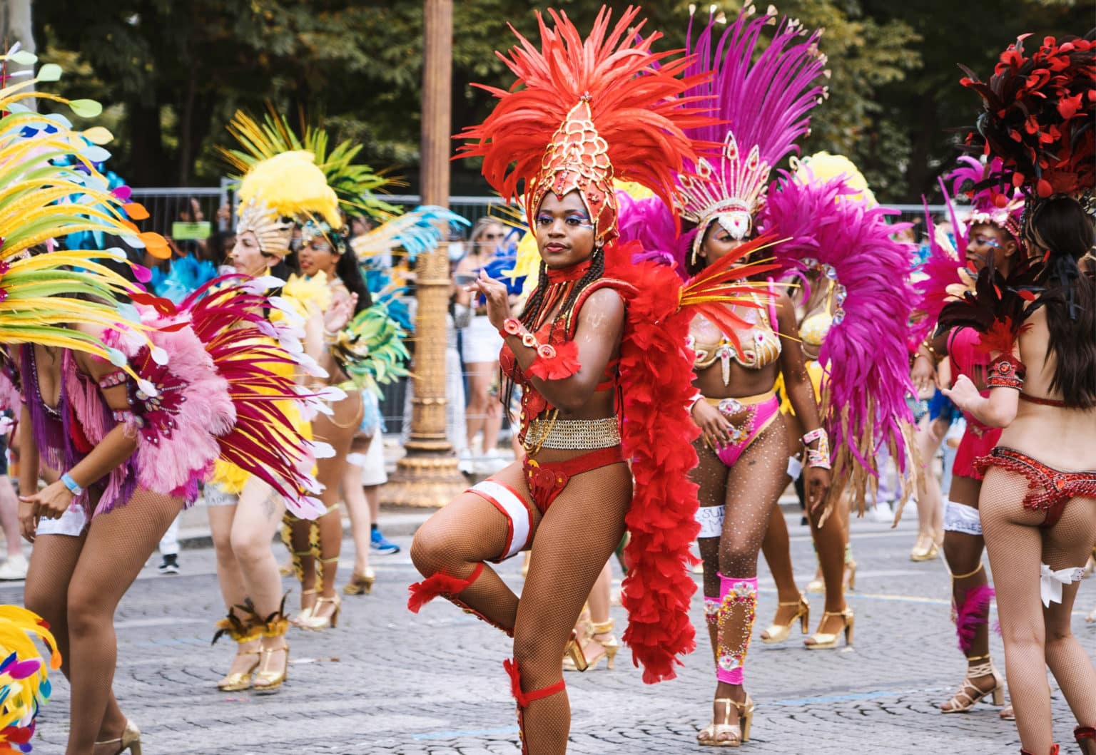 Salsa vs Samba: The differences, types, music, steps + videos!